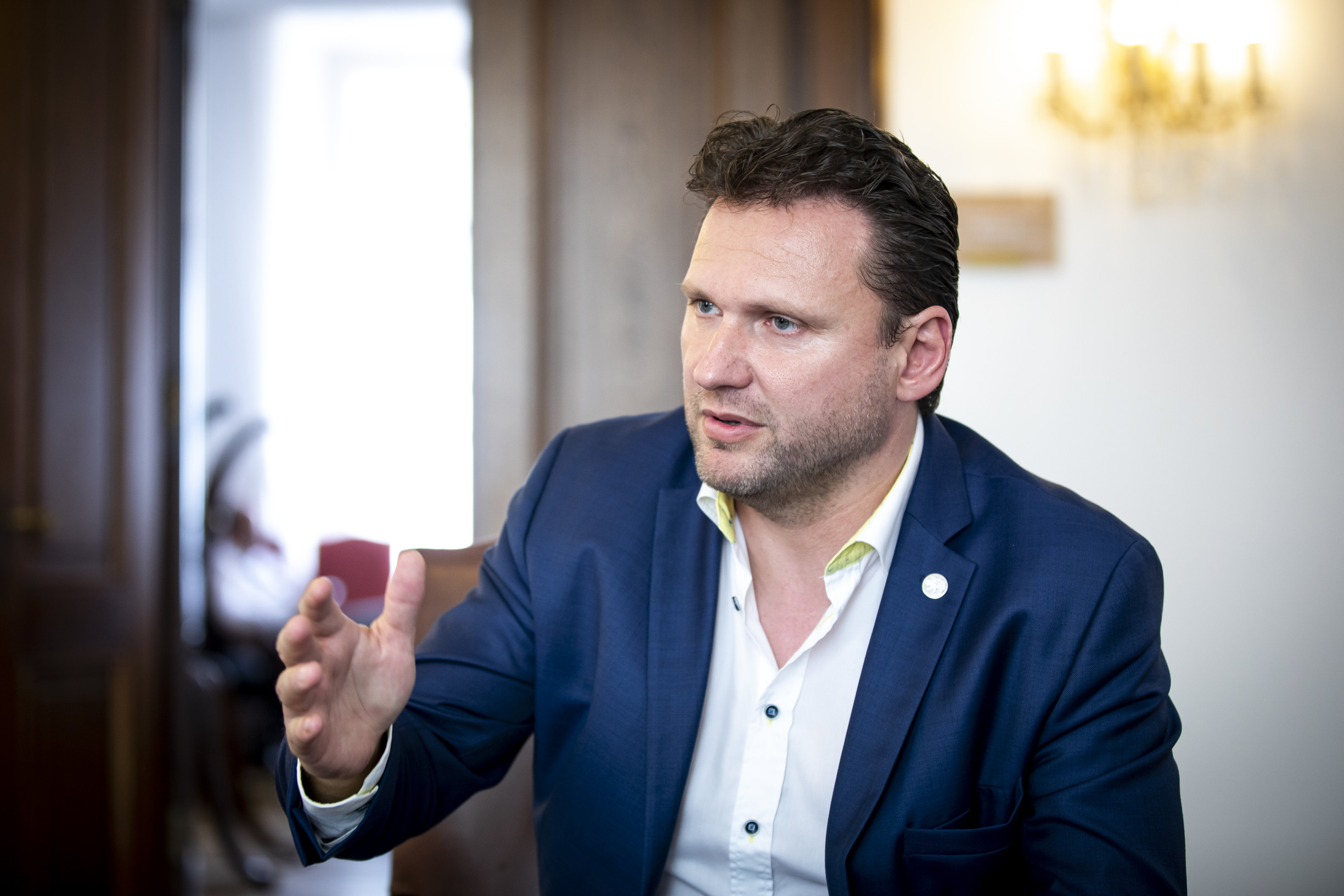 Vondráček chtěl z nového zákona o zbraních vypustit hlavní zpřísnění ...