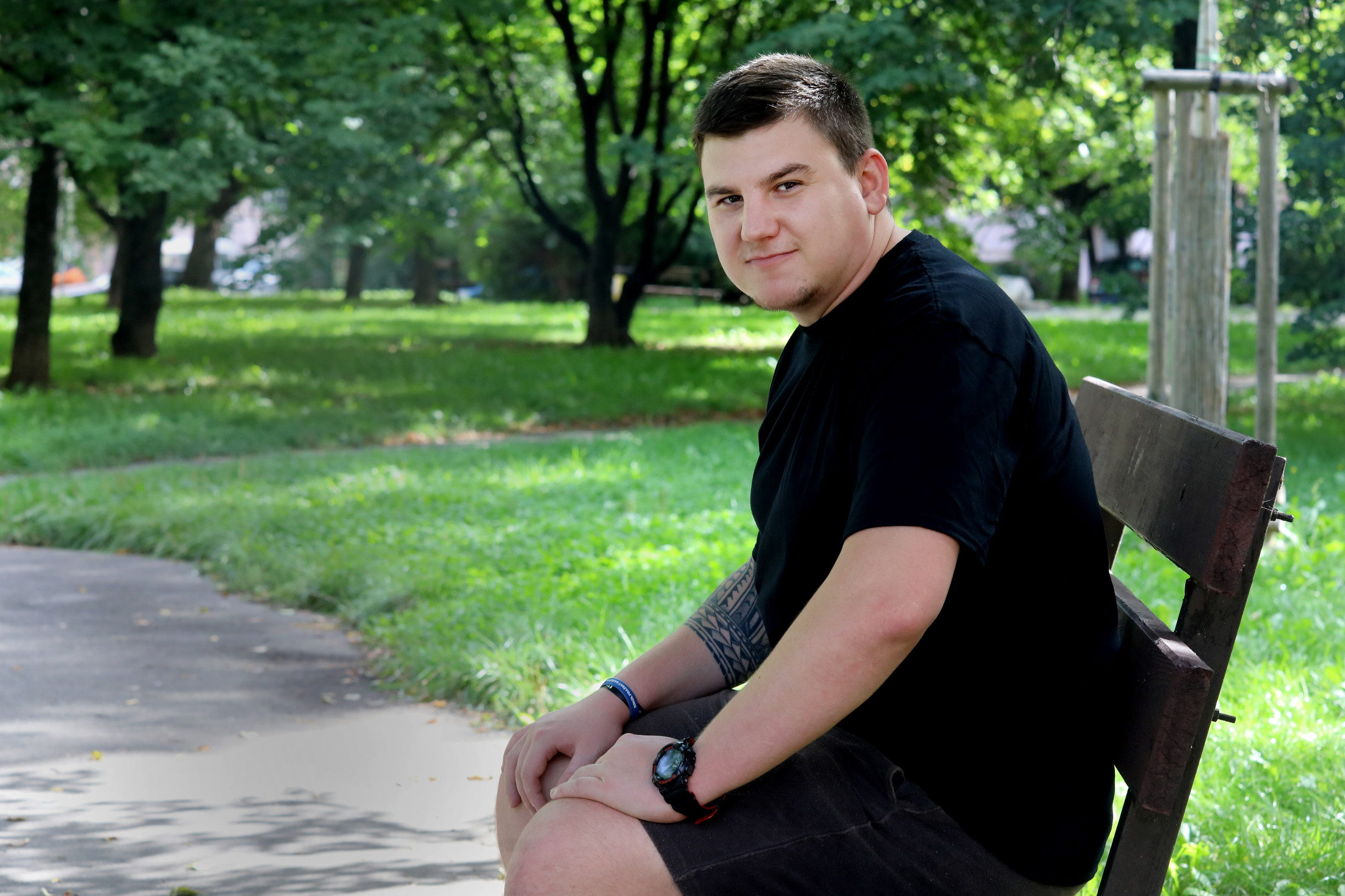Hrál jsem basket a ragby, pracoval i studoval. Teď se raduju, když se ...