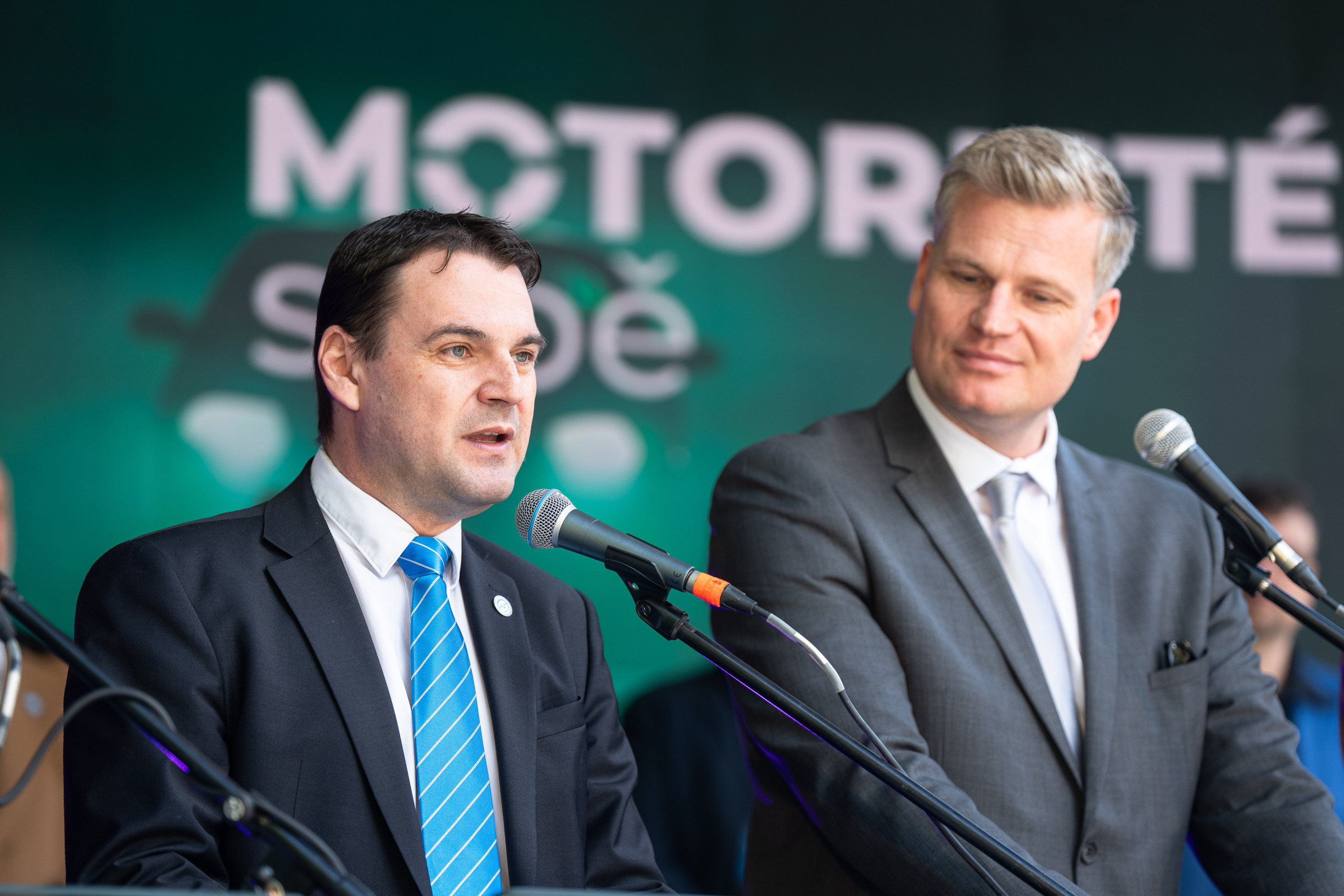 Slábnoucí Motoristé narychlo svolávají krizový sněm. Řešit chtějí i Turkovy kauzy — Deník N