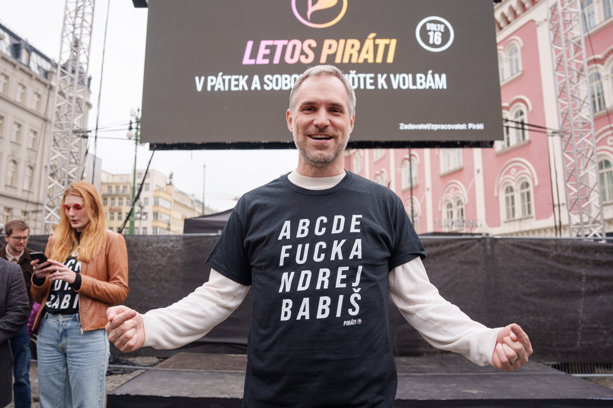 Piráti ostrouhali i ve vedení výborů, vyšachovali je poslanci napříč ...