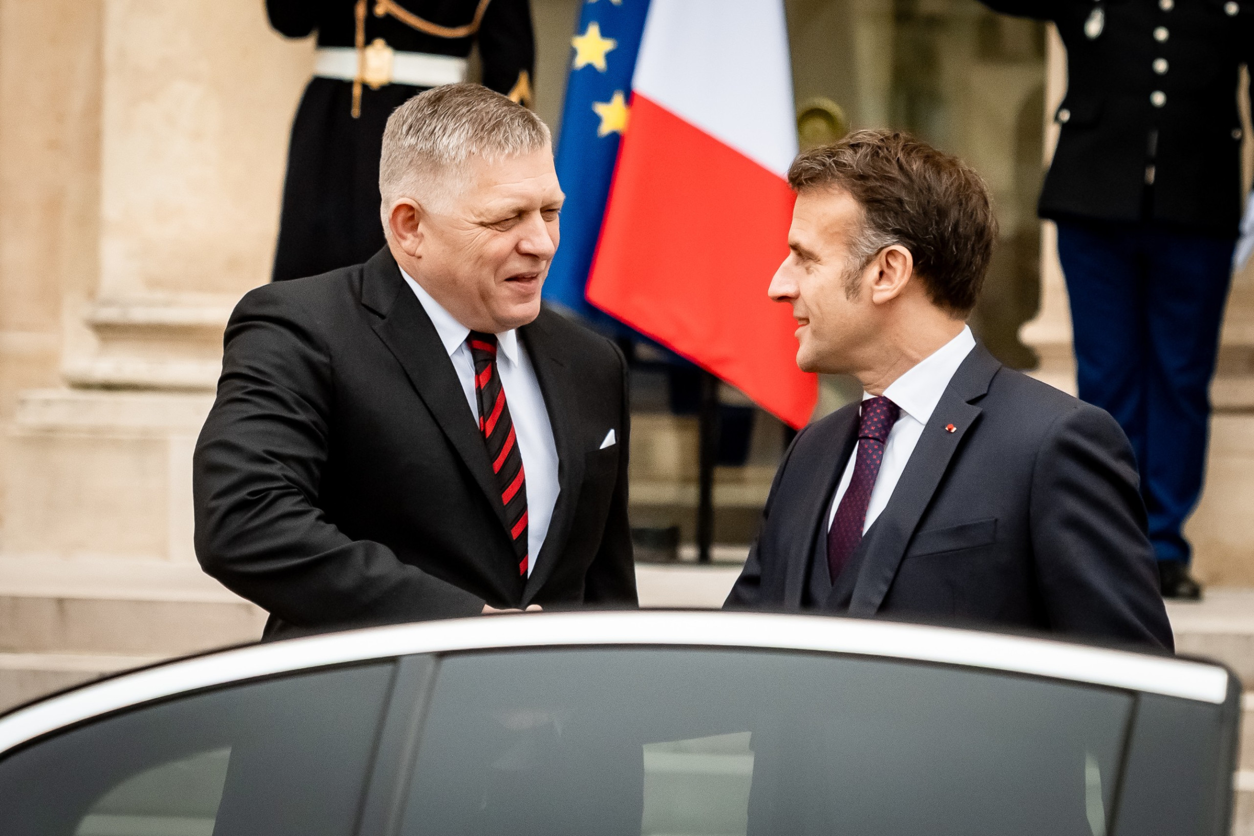 Macron přijal Fica a napsal: „Strategické probuzení.“ Vzbudil naději i ...